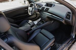 Black BMW 118 2011 in Tukums, with an engine capacity of 2.00 L and mileage of 220 thousand km for 6990 €, photo 13 on AUTOMOTO.COM.LV