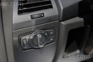 Black BMW 118 2011 in Tukums, with an engine capacity of 2.00 L and mileage of 220 thousand km for 6990 €, photo 20 on AUTOMOTO.COM.LV
