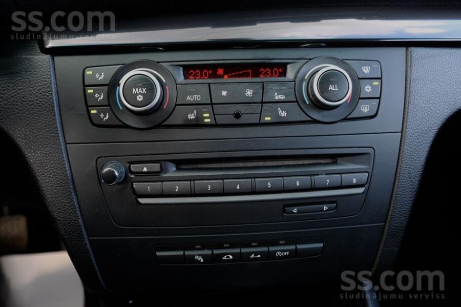 Black BMW 118 2011 in Tukums, with an engine capacity of 2.00 L and mileage of 220 thousand km for 6990 €, photo 26 on AUTOMOTO.COM.LV
