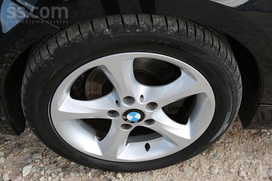Black BMW 118 2011 in Tukums, with an engine capacity of 2.00 L and mileage of 220 thousand km for 6990 €, photo 31 on AUTOMOTO.COM.LV