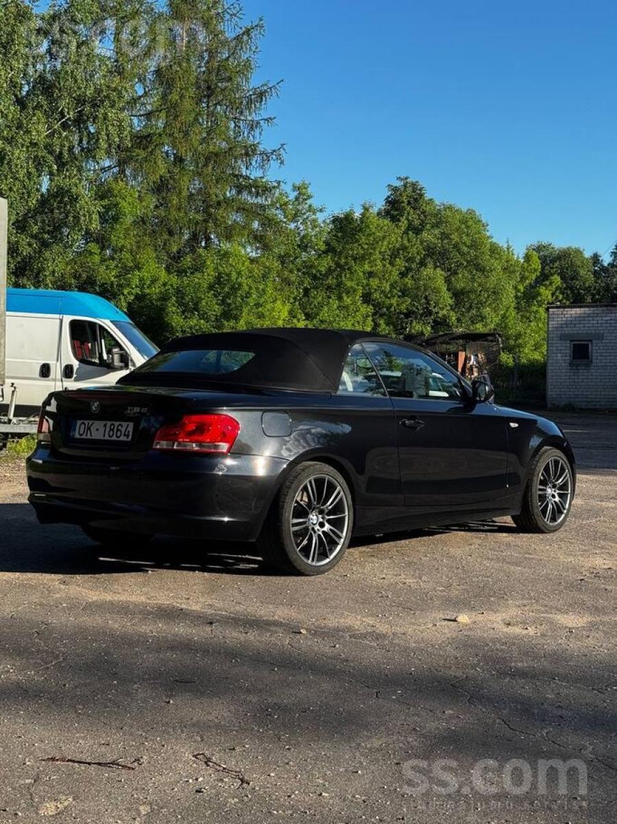 Black BMW 118 2013 in Daugavpils, with an engine capacity of 2.00 L and mileage of 341 thousand km for 6700 €, photo 5 on AUTOMOTO.COM.LV