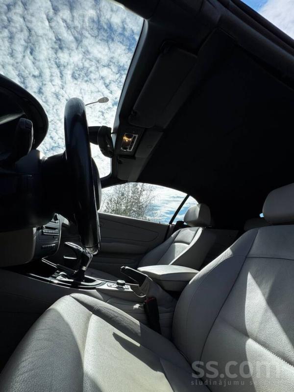 Black BMW 118 2013 in Daugavpils, with an engine capacity of 2.00 L and mileage of 341 thousand km for 6700 €, photo 7 on AUTOMOTO.COM.LV