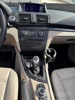 Black BMW 118 2013 in Daugavpils, with an engine capacity of 2.00 L and mileage of 341 thousand km for 6700 €, photo 14 on AUTOMOTO.COM.LV