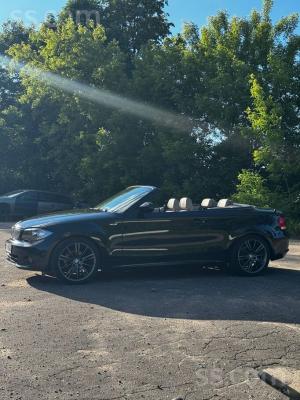 Black BMW 118 2013 in Daugavpils, with an engine capacity of 2.00 L and mileage of 341 thousand km for 6700 €, photo 21 on AUTOMOTO.COM.LV