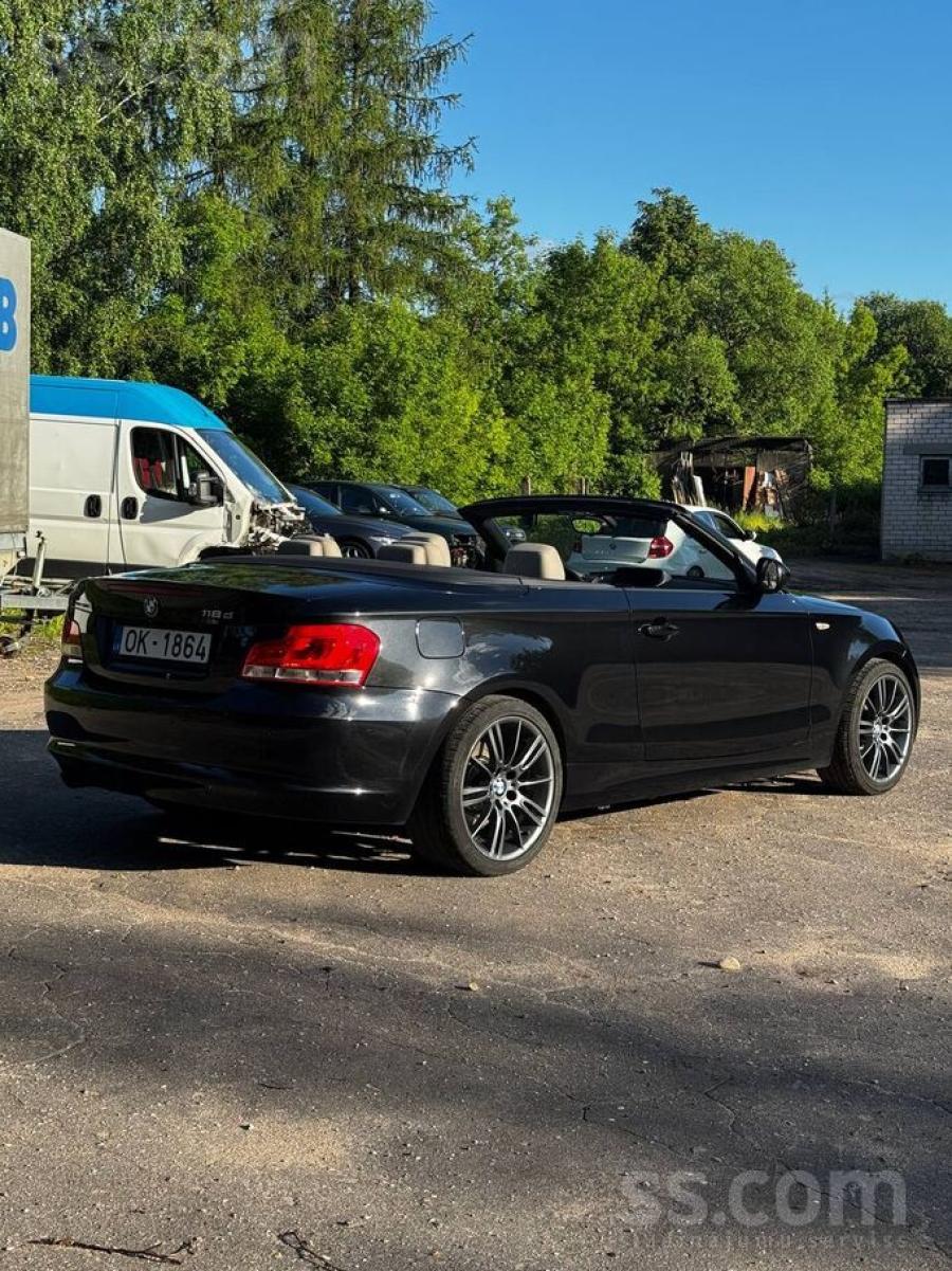 Black BMW 118 2013 in Daugavpils, with an engine capacity of 2.00 L and mileage of 341 thousand km for 6700 €, photo 24 on AUTOMOTO.COM.LV