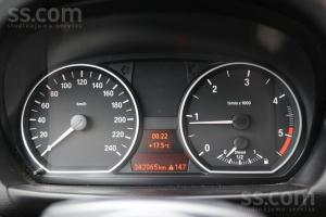 Black BMW 118 2013 in Riga, with an engine capacity of 2.00 L and mileage of 342 thousand km for 6995 €, photo 8 on AUTOMOTO.COM.LV