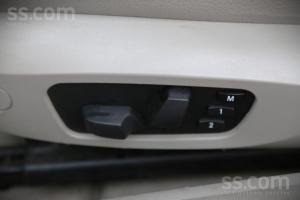 Black BMW 118 2013 in Riga, with an engine capacity of 2.00 L and mileage of 342 thousand km for 6995 €, photo 16 on AUTOMOTO.COM.LV