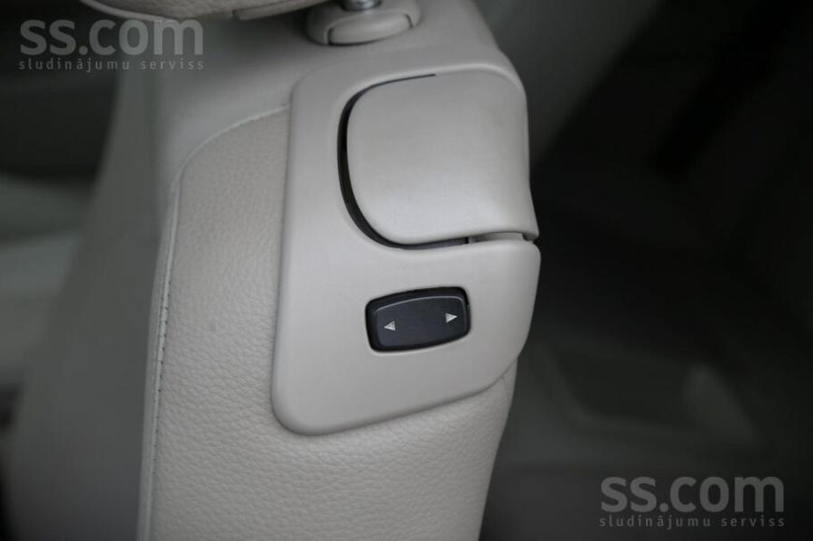 Black BMW 118 2013 in Riga, with an engine capacity of 2.00 L and mileage of 342 thousand km for 6995 €, photo 17 on AUTOMOTO.COM.LV