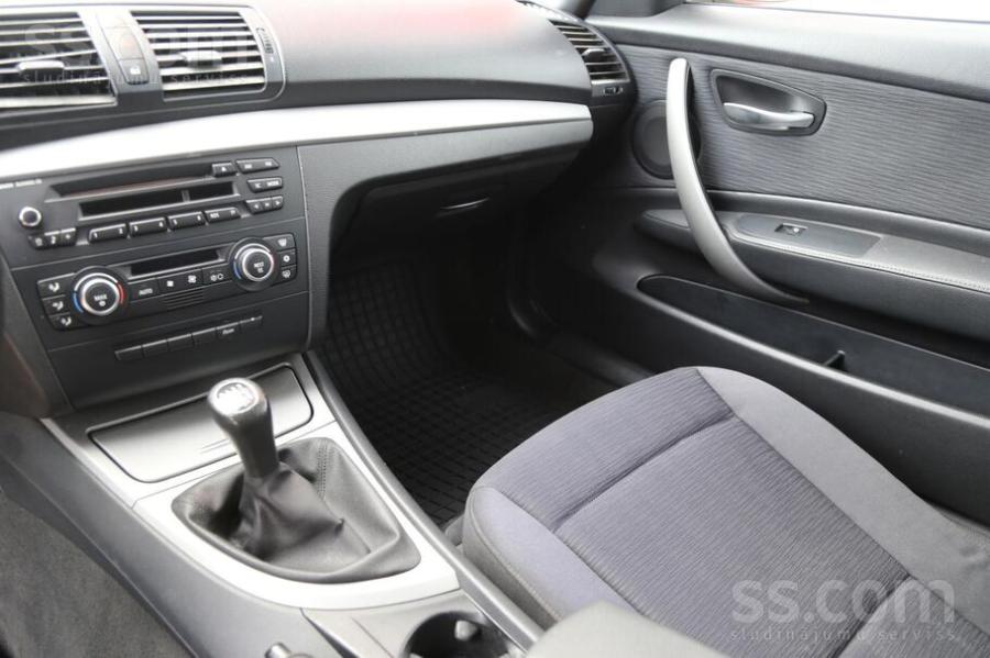 Black BMW 118 2007 in Riga, with an engine capacity of 2.00 L and mileage of 328 thousand km for 2495 €, photo 9 on AUTOMOTO.COM.LV