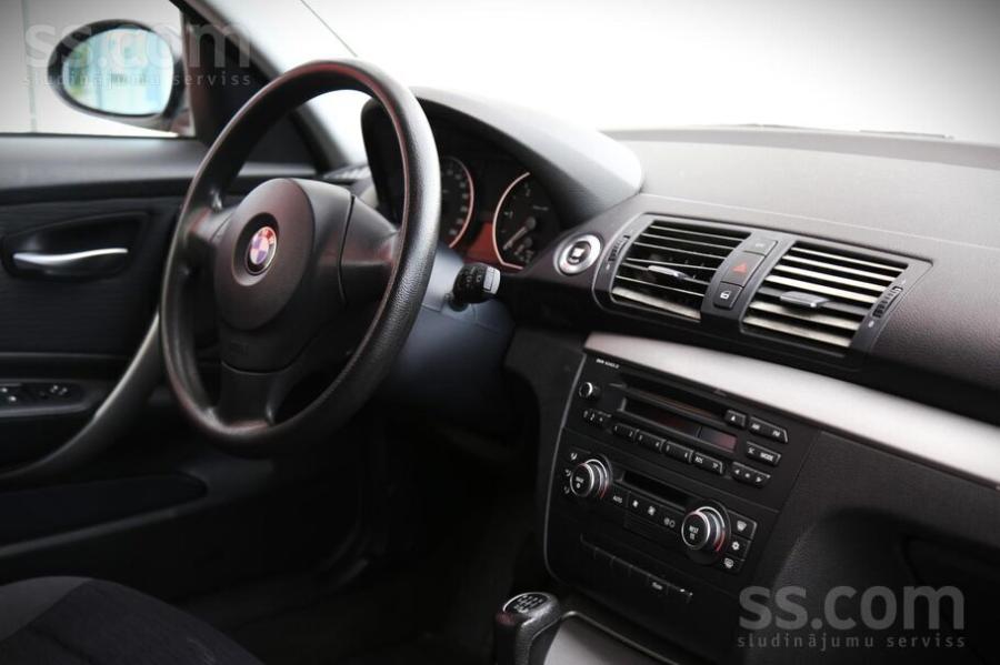 Black BMW 118 2007 in Riga, with an engine capacity of 2.00 L and mileage of 328 thousand km for 2495 €, photo 11 on AUTOMOTO.COM.LV