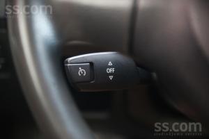 Black BMW 118 2007 in Riga, with an engine capacity of 2.00 L and mileage of 328 thousand km for 2495 €, photo 15 on AUTOMOTO.COM.LV