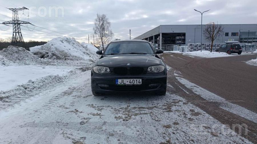 Melns BMW 118 2008 Rīga, ar dzinēja tilpumu 2.00 L un nobraukumu 310 tūkst. km par 3200 €, foto 3 vietnē AUTOMOTO.COM.LV