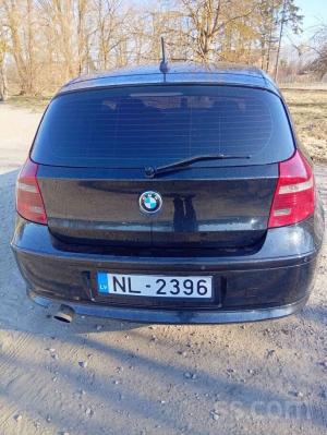 Black BMW 118 2008 in Saldus, with an engine capacity of 2.00 L and mileage of 326 thousand km for 2200 €, photo 5 on AUTOMOTO.COM.LV