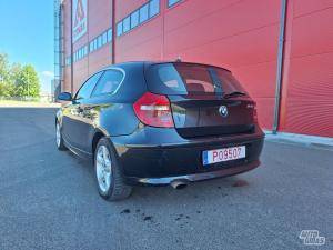 Melns BMW 118 2009 Telšiai, ar dzinēja tilpumu 2.00 L un nobraukumu 290 tūkst. km par 1950 €, foto 5 vietnē AUTOMOTO.COM.LV