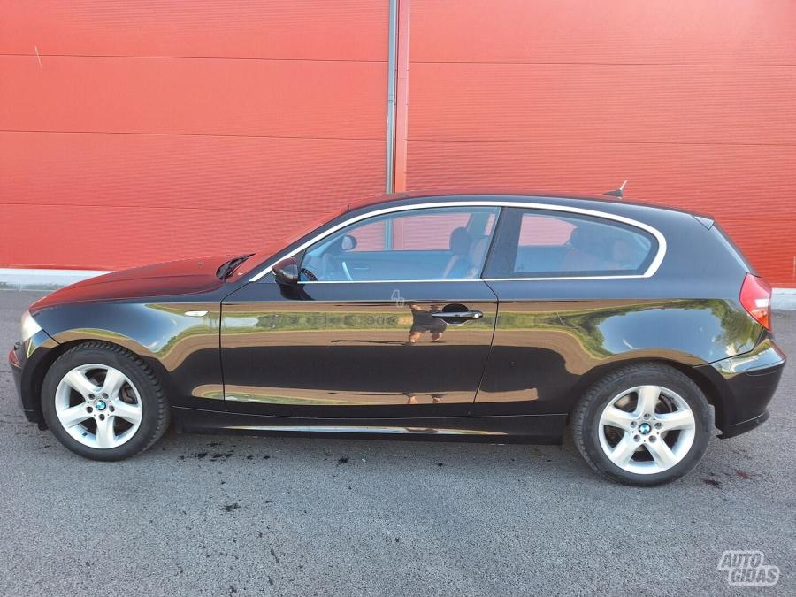 Melns BMW 118 2009 Telšiai, ar dzinēja tilpumu 2.00 L un nobraukumu 290 tūkst. km par 1950 €, foto 10 vietnē AUTOMOTO.COM.LV