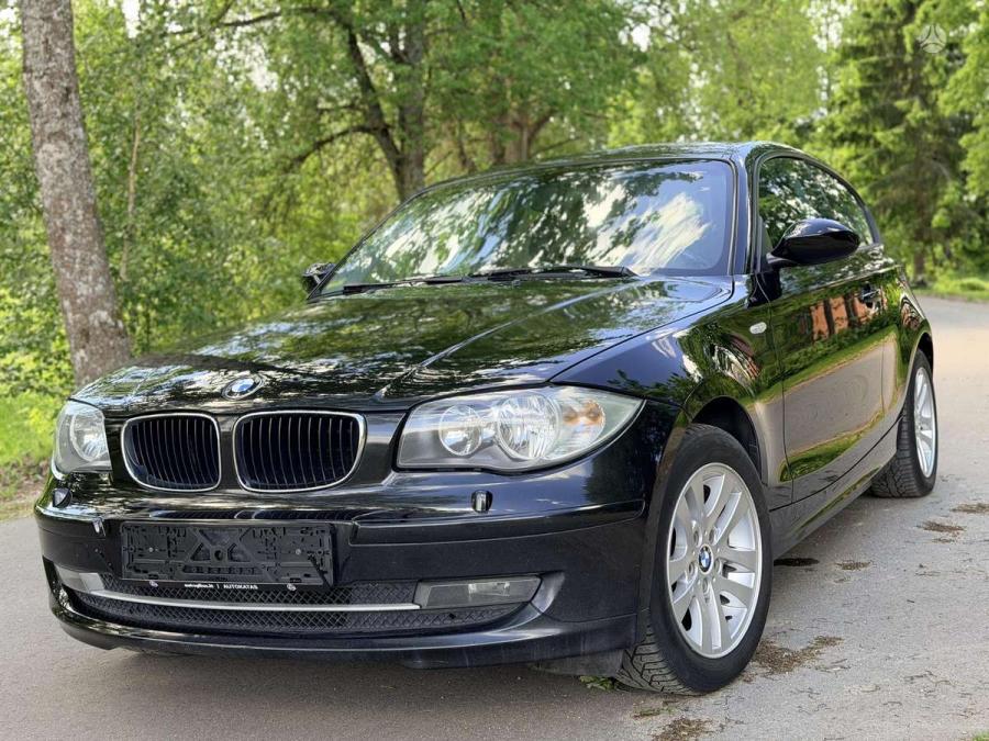 Melns BMW 118 2009 Utena, ar dzinēja tilpumu 2.00 L un nobraukumu 289 tūkst. km par 2995 €, foto 3 vietnē AUTOMOTO.COM.LV