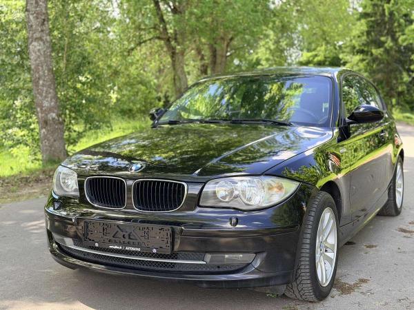 Черный БМВ 118 2009 в Утена, объемом двигателя 2.00 л и пробегом 289 тыс. км за 2995 €, фото 4 на AUTOMOTO.COM.LV
