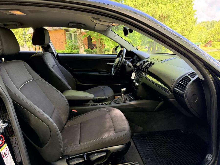 Melns BMW 118 2009 Utena, ar dzinēja tilpumu 2.00 L un nobraukumu 289 tūkst. km par 2995 €, foto 17 vietnē AUTOMOTO.COM.LV