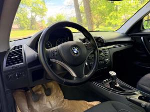 Melns BMW 118 2009 Utena, ar dzinēja tilpumu 2.00 L un nobraukumu 289 tūkst. km par 2995 €, foto 19 vietnē AUTOMOTO.COM.LV
