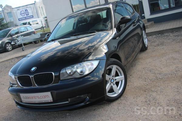 Black BMW 118 2009 in Tukums, with an engine capacity of 2.00 L and mileage of 208 thousand km for 4996 €, photo 2 on AUTOMOTO.COM.LV