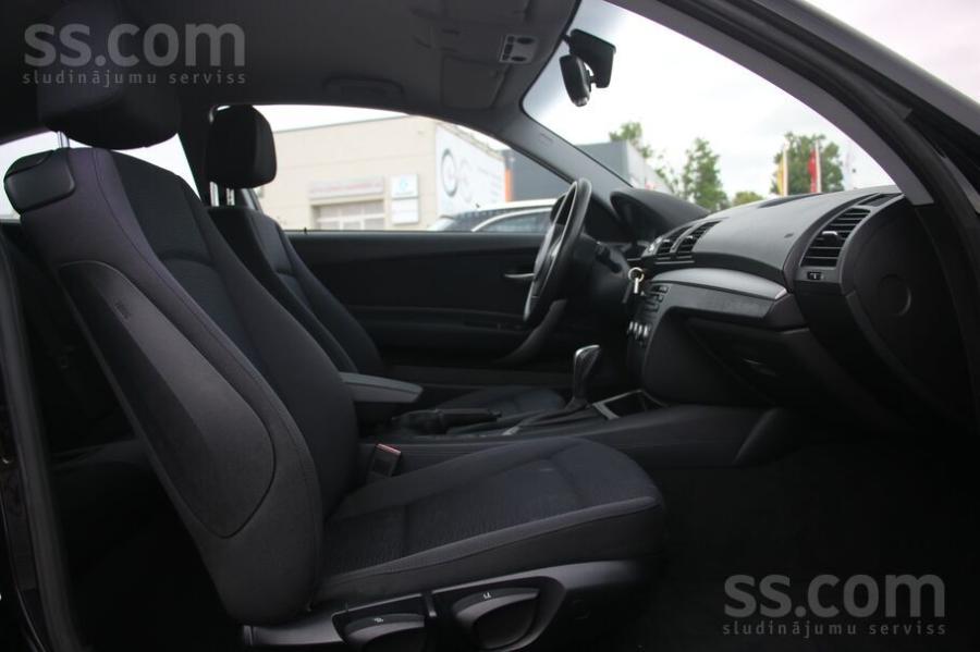 Black BMW 118 2009 in Tukums, with an engine capacity of 2.00 L and mileage of 208 thousand km for 4996 €, photo 12 on AUTOMOTO.COM.LV