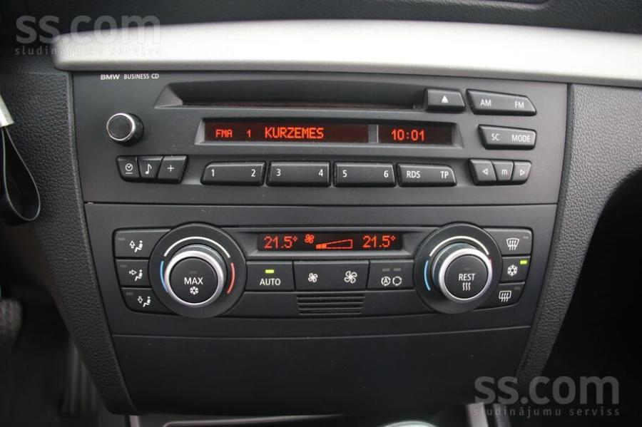 Black BMW 118 2009 in Tukums, with an engine capacity of 2.00 L and mileage of 208 thousand km for 4996 €, photo 16 on AUTOMOTO.COM.LV