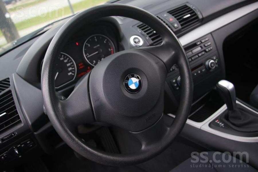 Black BMW 118 2009 in Tukums, with an engine capacity of 2.00 L and mileage of 208 thousand km for 4996 €, photo 19 on AUTOMOTO.COM.LV