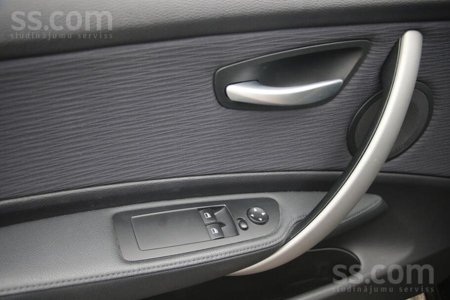 Black BMW 118 2009 in Tukums, with an engine capacity of 2.00 L and mileage of 208 thousand km for 4996 €, photo 20 on AUTOMOTO.COM.LV