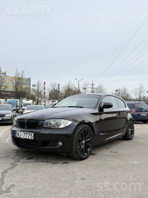 Черный БМВ 118 2010 в Рига, объемом двигателя 2.00 л и пробегом 252 тыс. км за 4200 €, фото 1 на AUTOMOTO.COM.LV