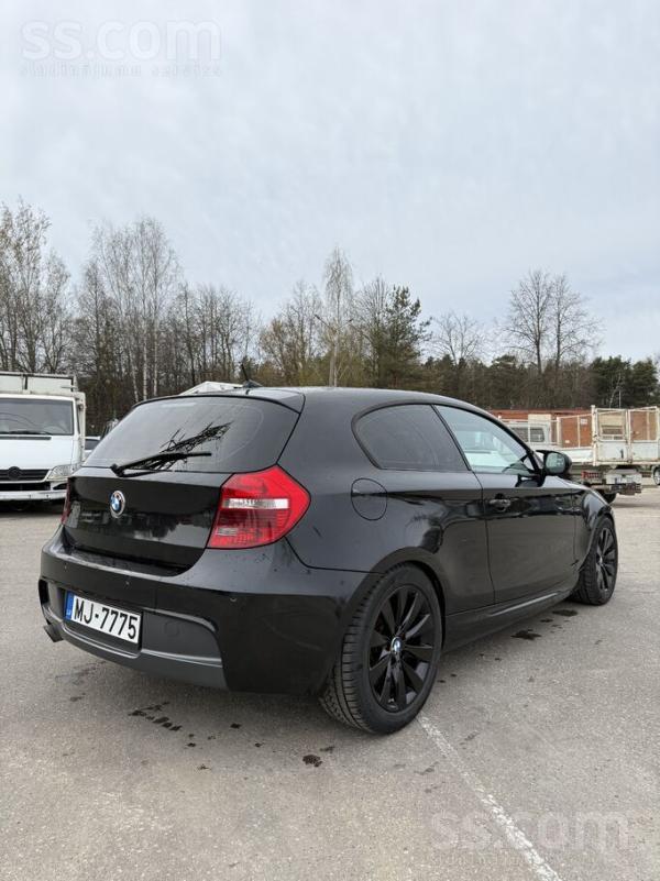 Melns BMW 118 2010 Rīga, ar dzinēja tilpumu 2.00 L un nobraukumu 252 tūkst. km par 4200 €, foto 7 vietnē AUTOMOTO.COM.LV
