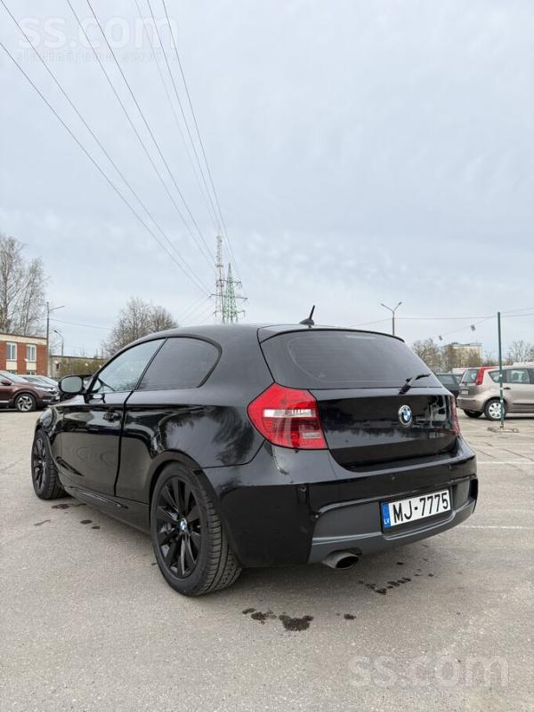 Melns BMW 118 2010 Rīga, ar dzinēja tilpumu 2.00 L un nobraukumu 252 tūkst. km par 4200 €, foto 9 vietnē AUTOMOTO.COM.LV