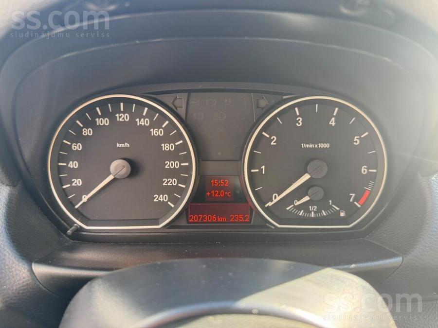 Melns BMW 118 2010 Preiļi, ar dzinēja tilpumu 2.00 L un nobraukumu 207 tūkst. km par 3500 €, foto 6 vietnē AUTOMOTO.COM.LV