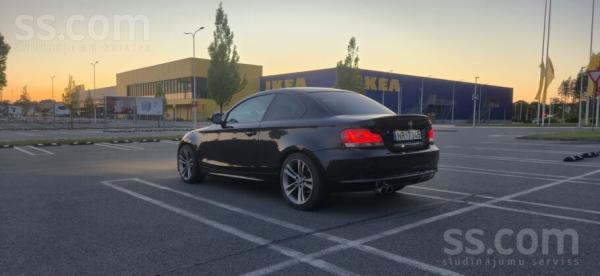 Melns BMW 118 2011 Rīga, ar dzinēja tilpumu 2.00 L un nobraukumu 296 tūkst. km par 6500 €, foto 6 vietnē AUTOMOTO.COM.LV