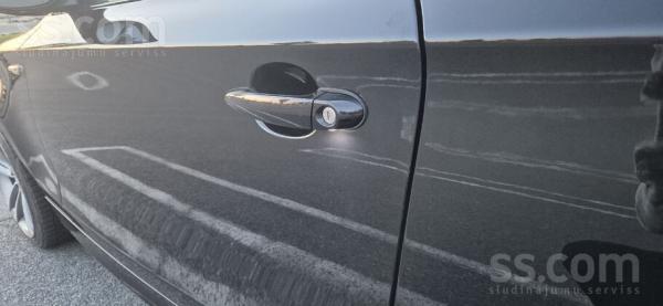 Melns BMW 118 2011 Rīga, ar dzinēja tilpumu 2.00 L un nobraukumu 296 tūkst. km par 6500 €, foto 10 vietnē AUTOMOTO.COM.LV