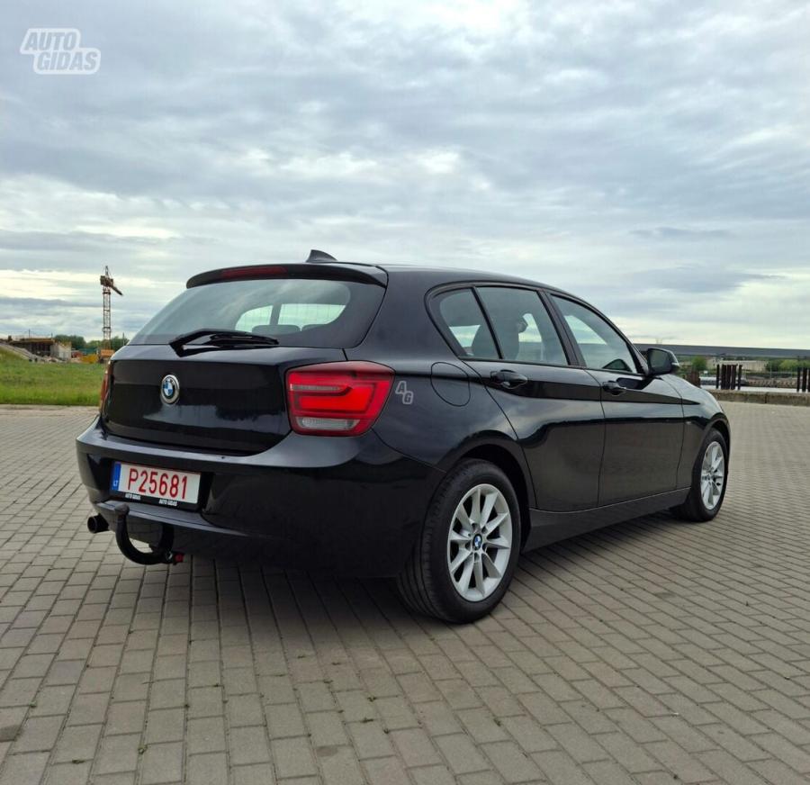 Melns BMW 118 2011 Kauņa, ar dzinēja tilpumu 2.00 L un nobraukumu 350 tūkst. km par 4800 €, foto 4 vietnē AUTOMOTO.COM.LV