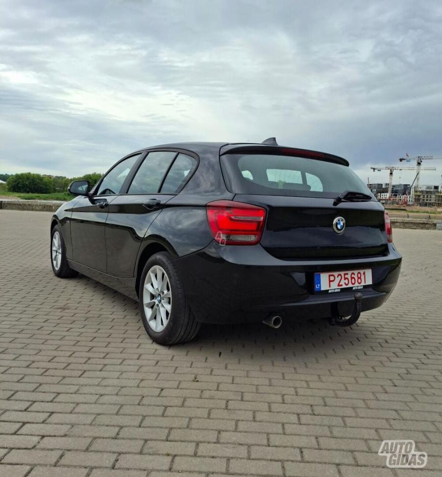 Melns BMW 118 2011 Kauņa, ar dzinēja tilpumu 2.00 L un nobraukumu 350 tūkst. km par 4800 €, foto 5 vietnē AUTOMOTO.COM.LV