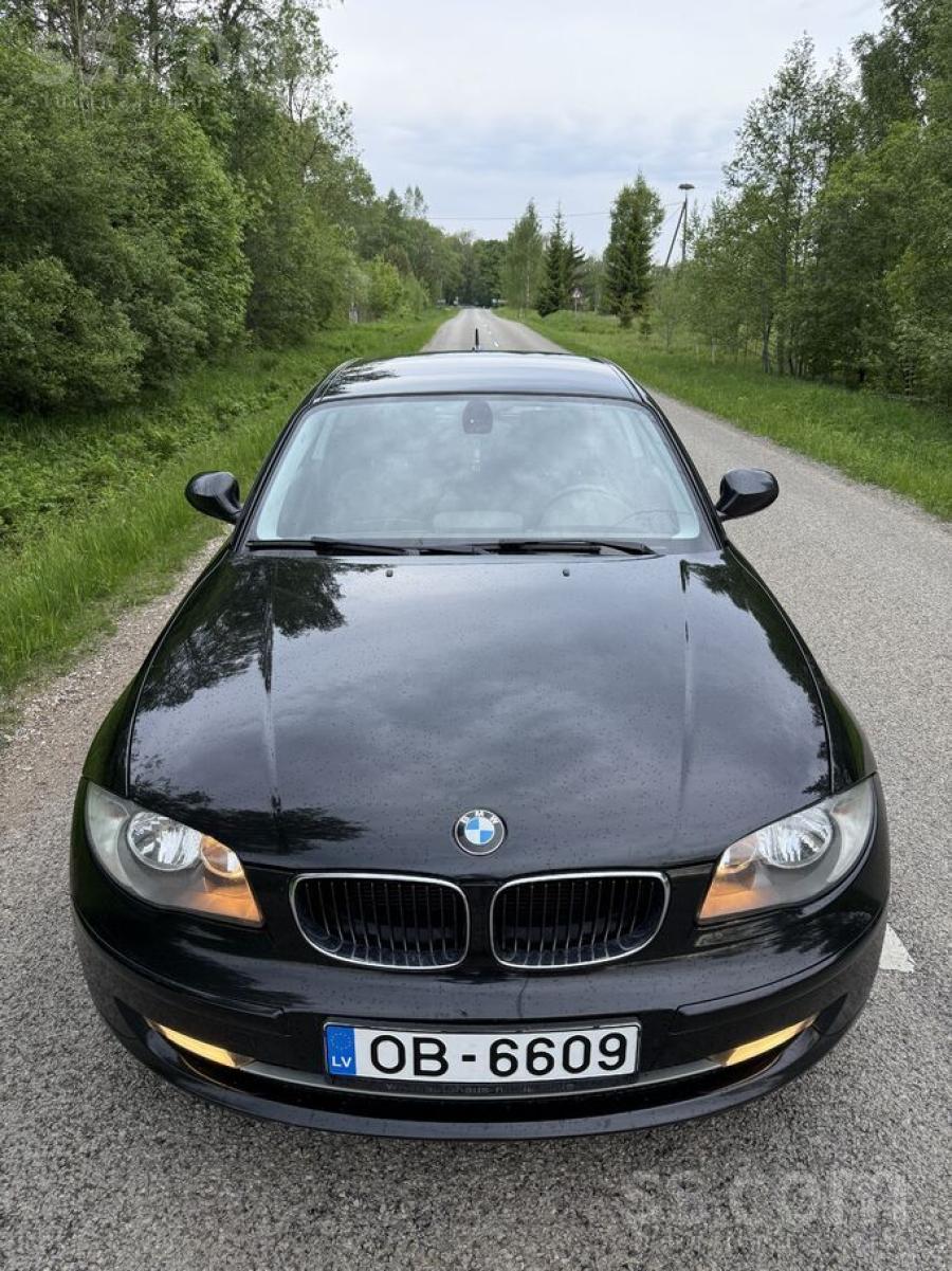 Black BMW 118 2012 in Daugavpils, with an engine capacity of 2.00 L and mileage of 278 thousand km for 3350 €, photo 3 on AUTOMOTO.COM.LV