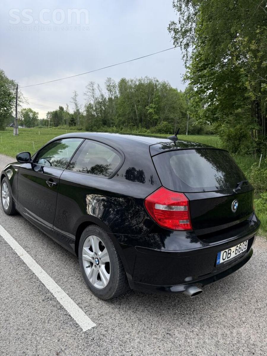 Melns BMW 118 2012 Daugavpils, ar dzinēja tilpumu 2.00 L un nobraukumu 280 tūkst. km par 3350 €, foto 6 vietnē AUTOMOTO.COM.LV