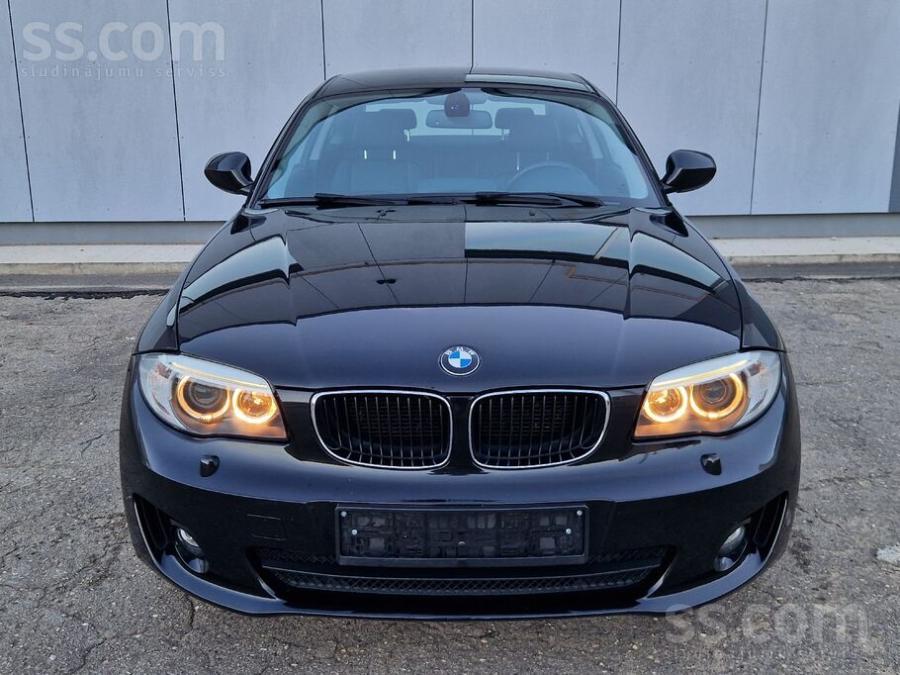 Melns BMW 118 2014 Bauska, ar dzinēja tilpumu 2.00 L un nobraukumu 249 tūkst. km par 5990 €, foto 4 vietnē AUTOMOTO.COM.LV