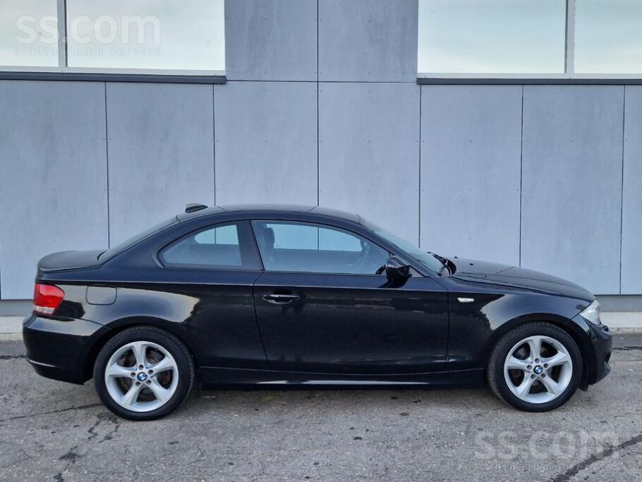 Melns BMW 118 2014 Bauska, ar dzinēja tilpumu 2.00 L un nobraukumu 249 tūkst. km par 5990 €, foto 7 vietnē AUTOMOTO.COM.LV