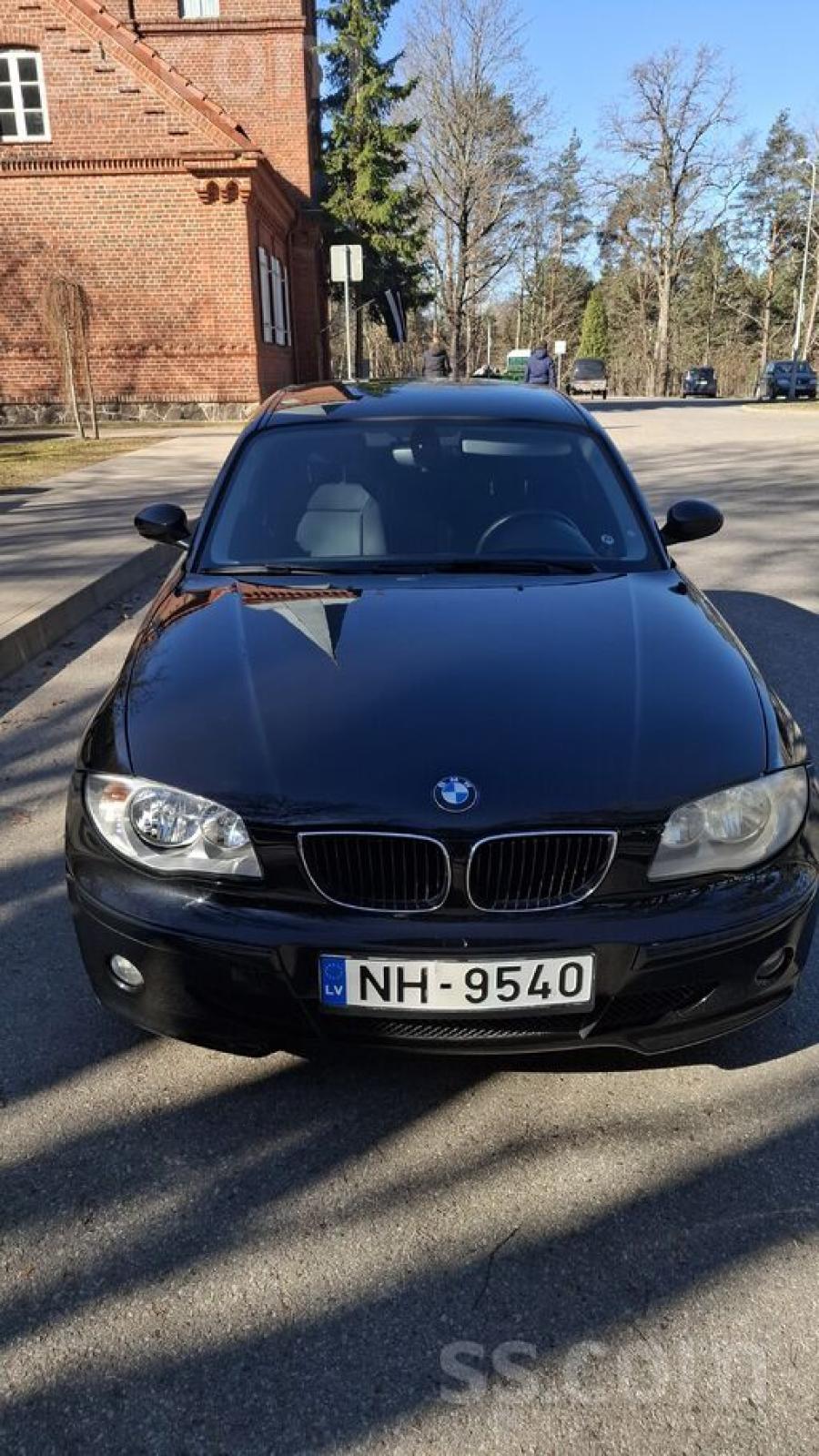 Melns BMW 118 2003 Valmiera, ar dzinēja tilpumu 2.00 L un nobraukumu 289 tūkst. km par 2500 €, foto 1 vietnē AUTOMOTO.COM.LV