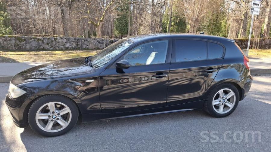 Melns BMW 118 2003 Valmiera, ar dzinēja tilpumu 2.00 L un nobraukumu 289 tūkst. km par 2500 €, foto 4 vietnē AUTOMOTO.COM.LV