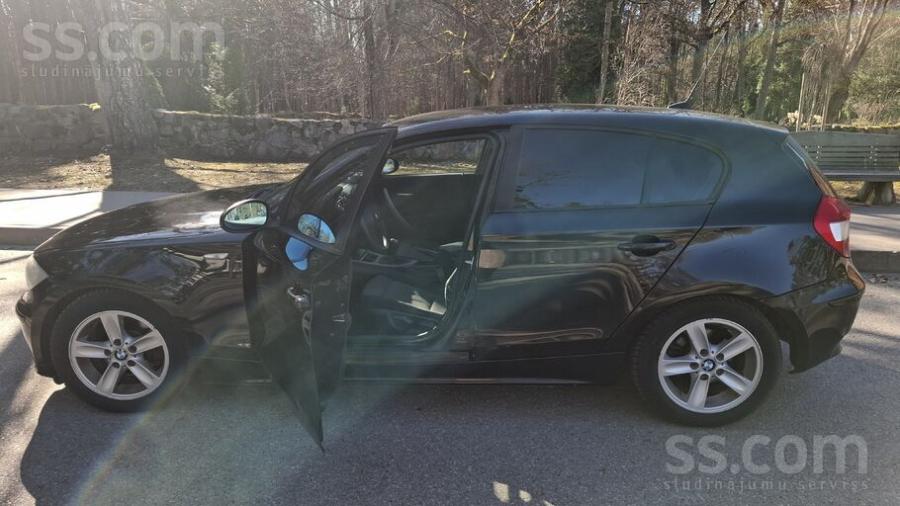 Melns BMW 118 2003 Valmiera, ar dzinēja tilpumu 2.00 L un nobraukumu 289 tūkst. km par 2500 €, foto 8 vietnē AUTOMOTO.COM.LV