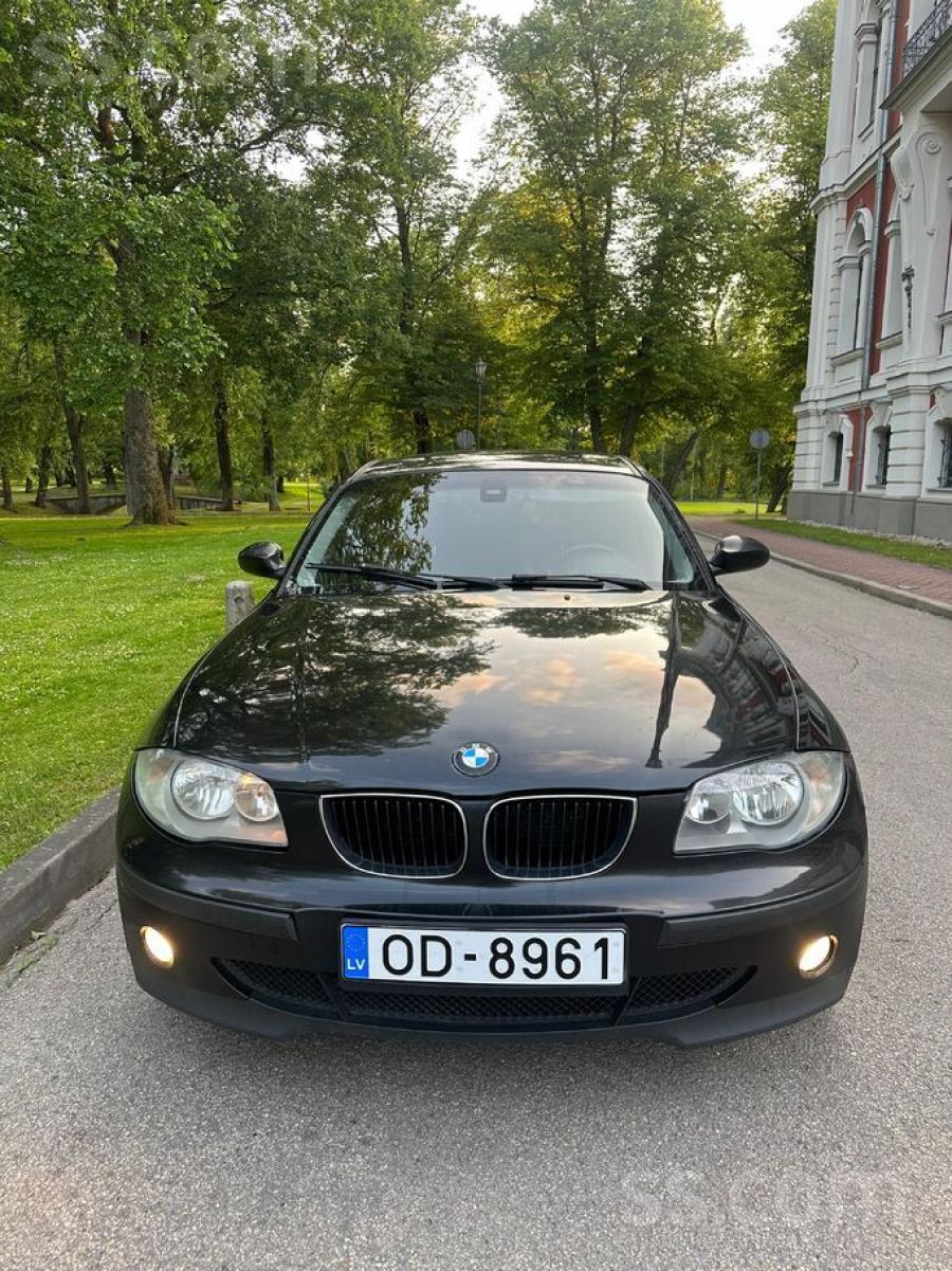 Black BMW 118 2004 in Jelgava, with an engine capacity of 2.00 L and mileage of 322 thousand km for 2550 €, photo 2 on AUTOMOTO.COM.LV