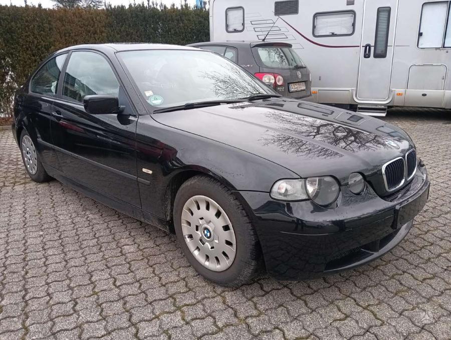 Black BMW 118 2004 in Utena, with an engine capacity of 1.80 L and mileage of 217 thousand km for 2650 €, photo 1 on AUTOMOTO.COM.LV