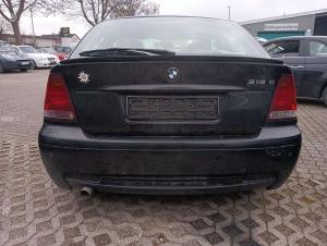 Black BMW 118 2004 in Utena, with an engine capacity of 1.80 L and mileage of 217 thousand km for 2650 €, photo 8 on AUTOMOTO.COM.LV