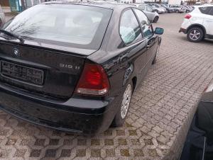 Black BMW 118 2004 in Utena, with an engine capacity of 1.80 L and mileage of 217 thousand km for 2650 €, photo 9 on AUTOMOTO.COM.LV
