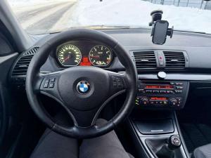 Black BMW 118 2004 in Vilnius, with an engine capacity of 2.00 L and mileage of 264 thousand km for 2500 €, photo 22 on AUTOMOTO.COM.LV