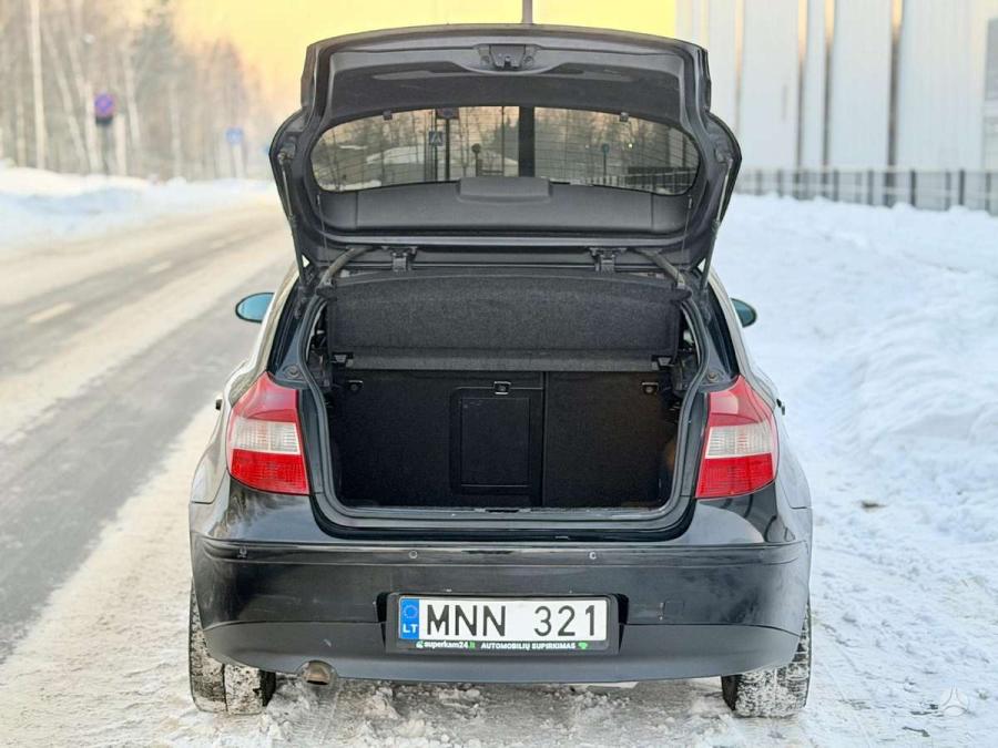 Black BMW 118 2004 in Vilnius, with an engine capacity of 2.00 L and mileage of 264 thousand km for 2500 €, photo 24 on AUTOMOTO.COM.LV