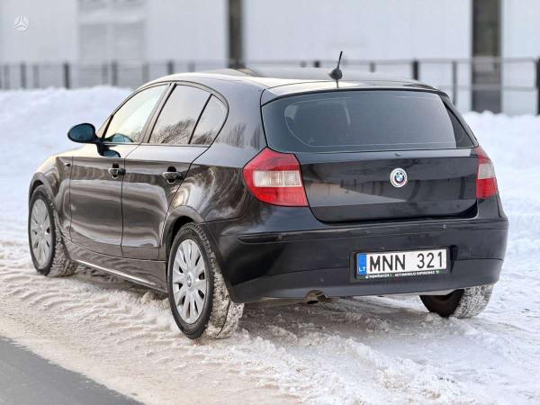 Melns BMW 118 2004 Viļņa, ar dzinēja tilpumu 2.00 L un nobraukumu 264 tūkst. km par 2500 €, foto 6 vietnē AUTOMOTO.COM.LV